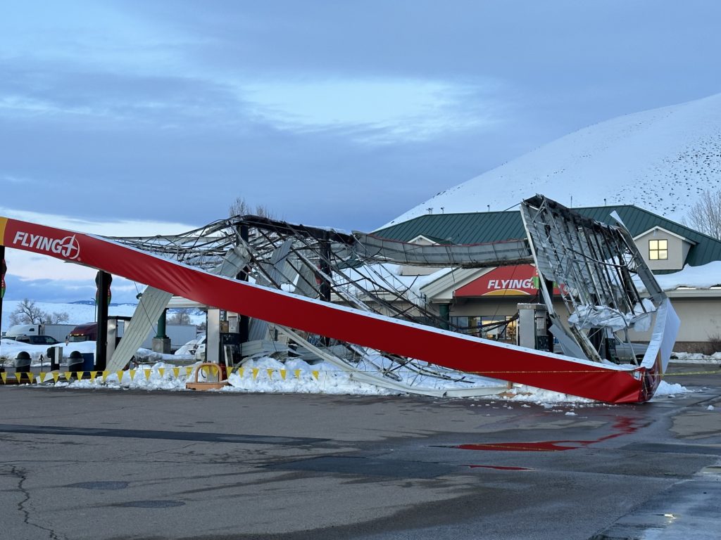 No injuries as canopy collapse in Cokeville shuts off fuel purchases ...