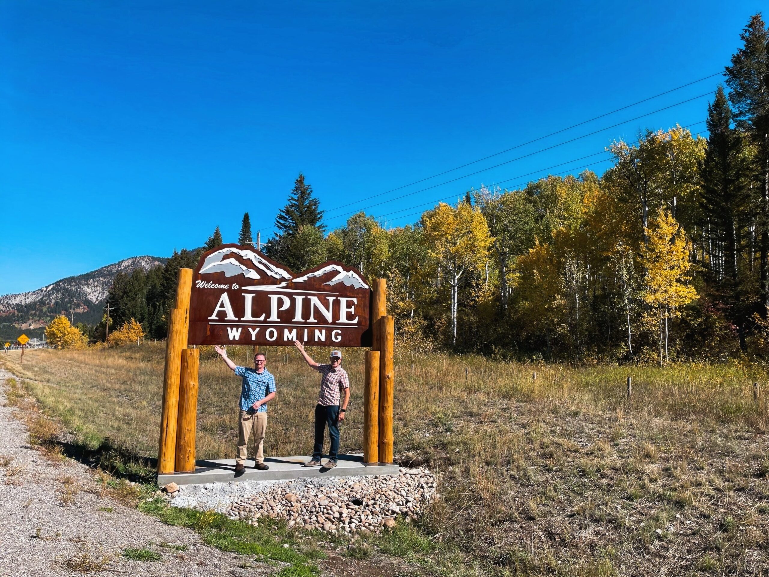 New “Welcome to Alpine” signs installed – SVI-NEWS