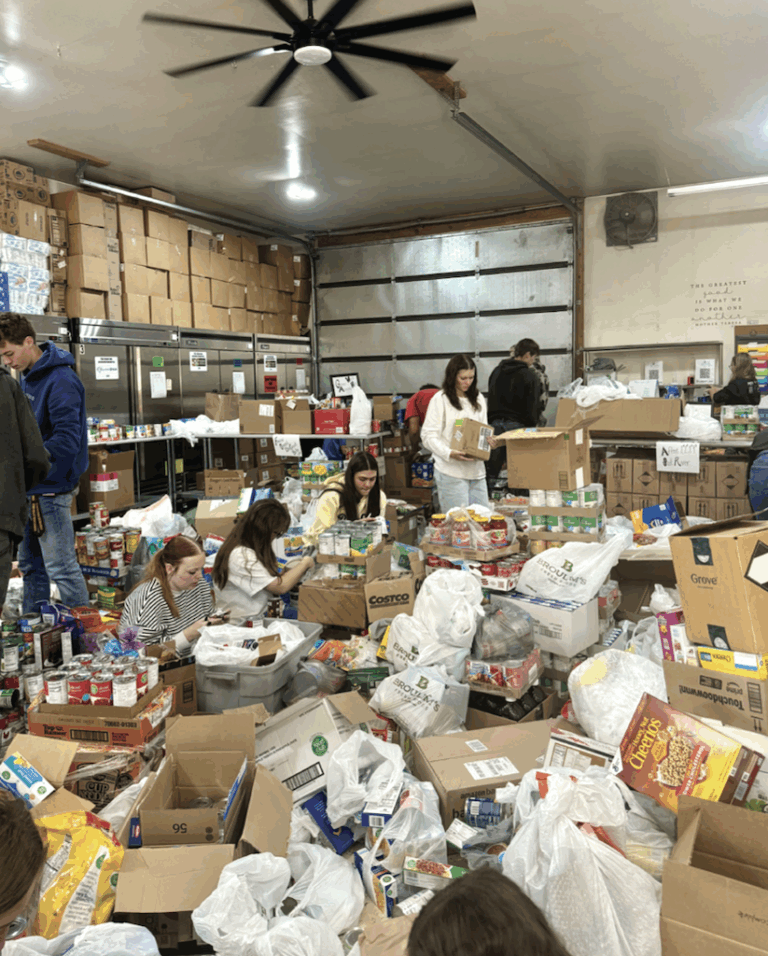 Food Drive brings in over 10,000 items – SVI-NEWS