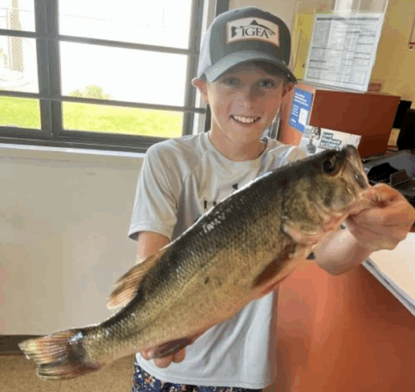 Shoshoni youth sets world record with largemouth bass catch – SVI-NEWS